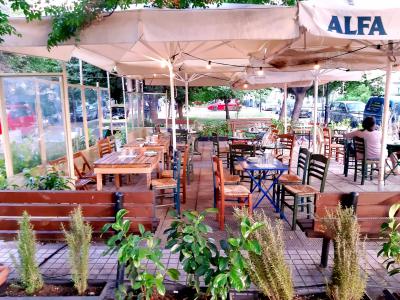 ΠΑΡΑΔΟΣΙΑΚΟ ΡΑΚΑΔΙΚΟ ΜΕΖΕΔΟΠΩΛΕΙΟ ΕΛΛΗΝΙΚΗ ΚΟΥΖΙΝΑ ΡΑΧΑΤΙ ΕΣΤΙΑΤΟΡΙΑ ...